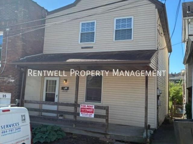 3 BR, 1 BA Apartment 27 Highland Ave, McKees Rocks, PA 15136