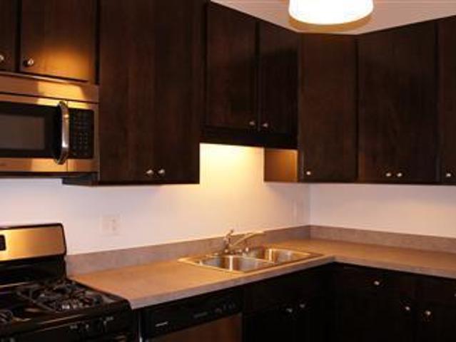 3 BR, 1 BA Apartment 2825 West Logan Boulevard, Chicago, IL 60647