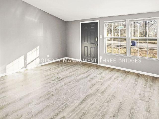 3 BR, 1 BA Apartment 2857 Dawnview Dr, Florissant, MO 63031