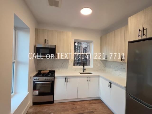3 BR, 2 BA Apartment 286 Hawthorne Ave, Yonkers, NY 10705