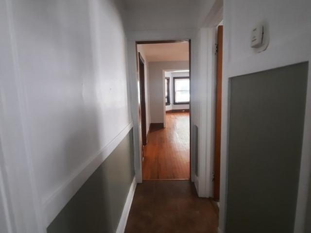 3 BR, 1 BA Apartment 2925 West Roscoe Street, Unit BF, Chicago, IL 60618