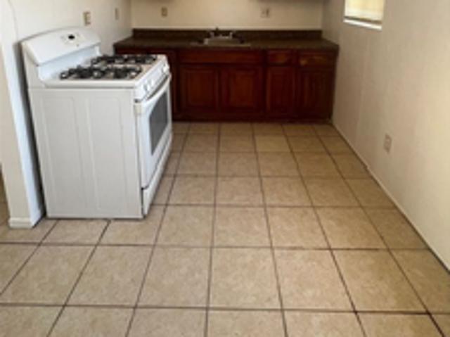 3 BR, 1 BA Apartment 29867 N 1st Ave, Barstow, CA 92311