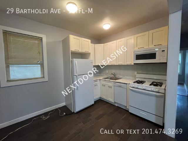 3 BR, 1 BA Apartment 29 Bartholdi Ave, Jersey City, NJ 07305
