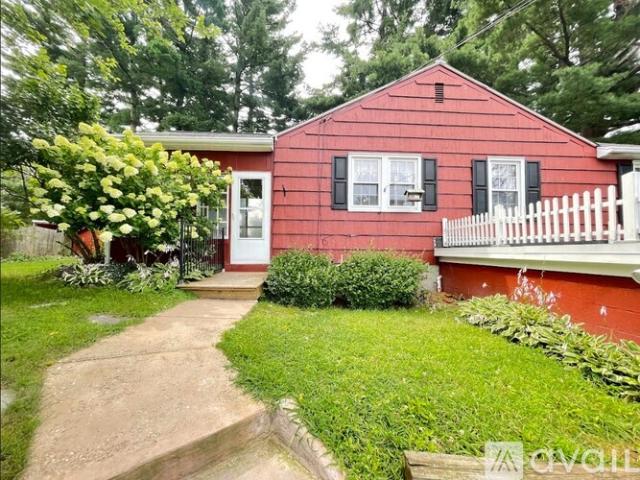 3 BR, 1 BA Apartment 29 Pinebrook Drive, Springfield, MA 01129