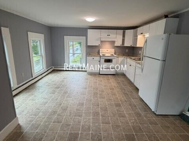 3 BR, 1 BA Apartment 203 Center St. Apt Old Town, ME 04468