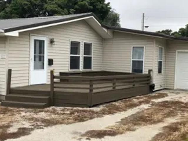 3 BR, 1 BA Apartment 203 N Grv St, Lexington, IL 61753