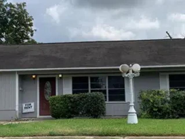 3 BR, 1 BA Apartment 2000 Washington St, Baytown, TX 77520