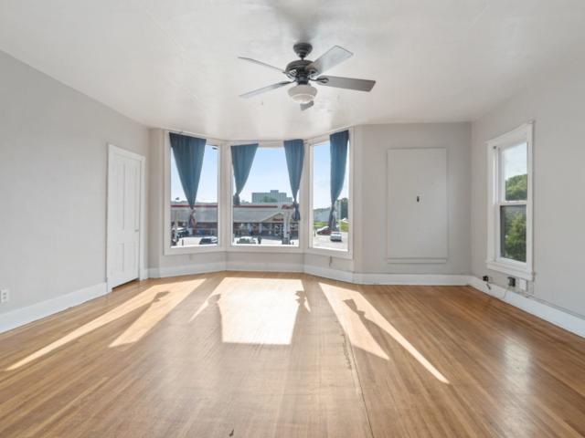 3 BR, 1 BA Apartment 2020 College Street Unit 2020 1/2, Cedar Falls, IA 50613