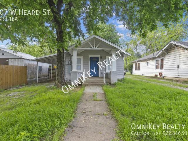 3 BR, 1 BA Apartment 207 W Heard St, Cleburne, TX 76033