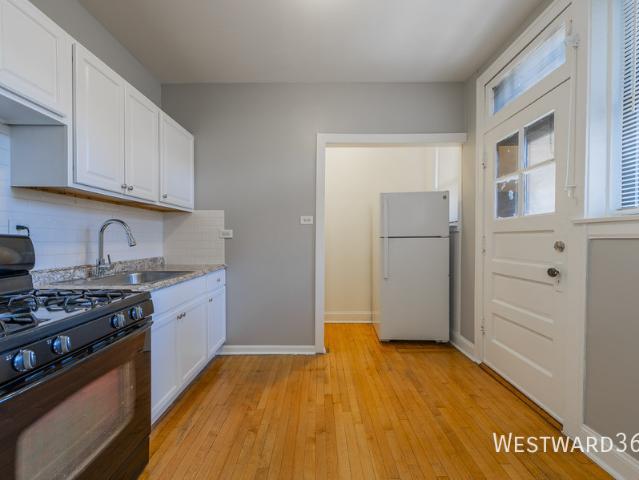 3 BR, 1 BA Apartment 2056 W Arthur, Chicago, IL 60645