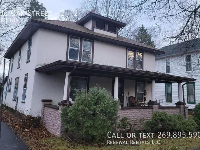 3 BR, 1 BA Apartment 206 Oak Street 2, Dowagiac, MI 49047
