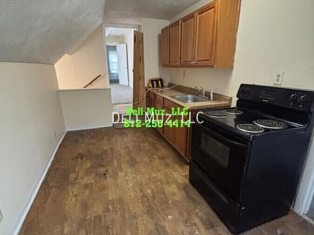 3 BR, 1 BA Apartment 218 E Michigan St, Evansville, IN 47711