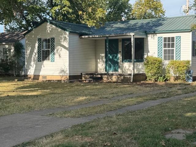 3 BR, 1 BA Apartment 219 S Hereford Ave, Dewey, OK 74029