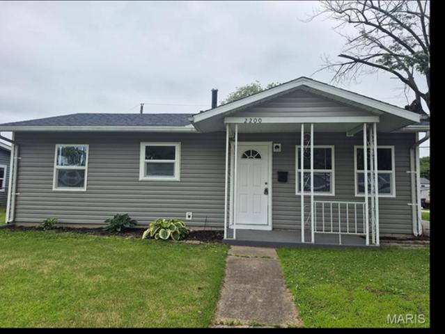 3 BR, 1 BA Apartment 2200 Glen Drive, Granite City, IL 62040
