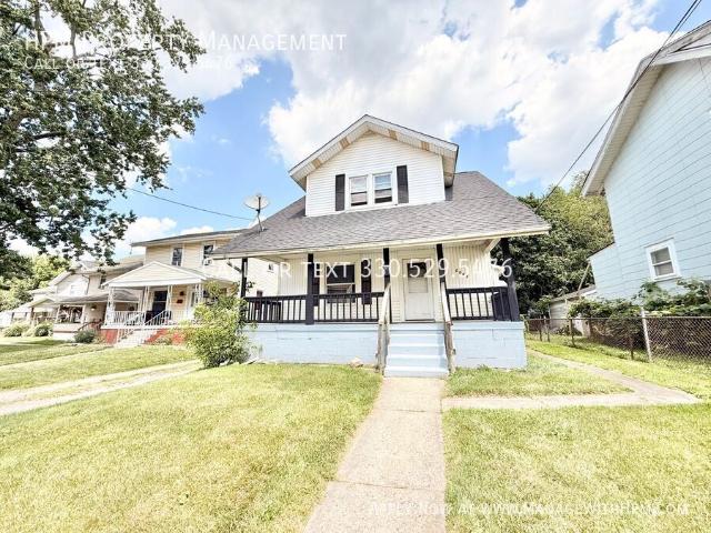 3 BR, 1 BA Apartment 2202 Brownlee Ave NE, Canton, OH 44705