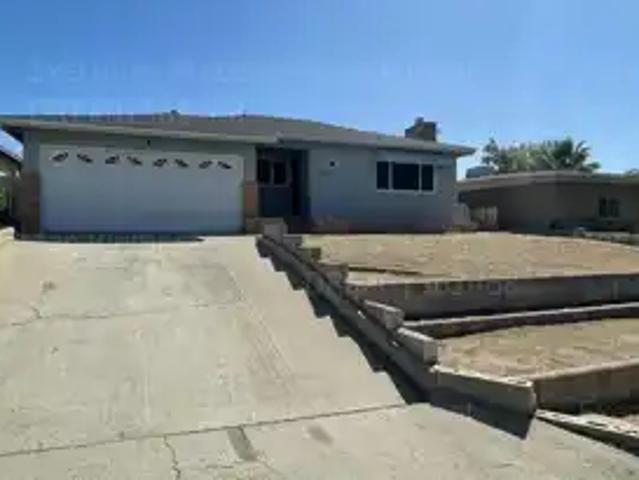 3 BR, 1 BA Apartment 2205 Avondale Dr, Bakersfield, CA 93306