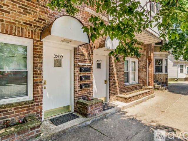3 BR, 1 BA Apartment 2209 15th Street, Unit 5, Troy, NY 12180