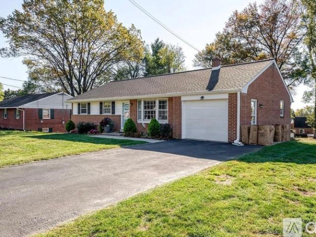 3 BR, 1 BA Apartment 220 Tennyson Drive, Lancaster, PA 17602