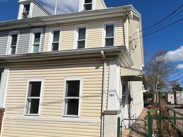 3 BR, 1 BA Apartment 220 N Penn St, Unit 1, Pottstown, PA 19464