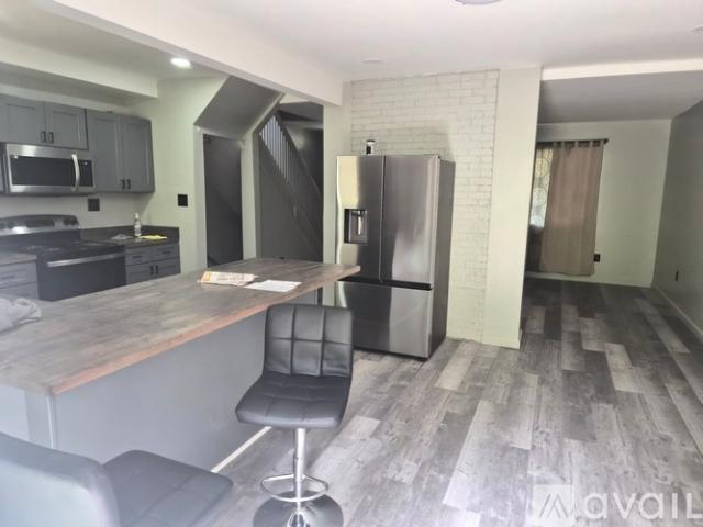 3 BR, 1 BA Apartment 2228 Lutz Street, Pittsburgh, PA 15210