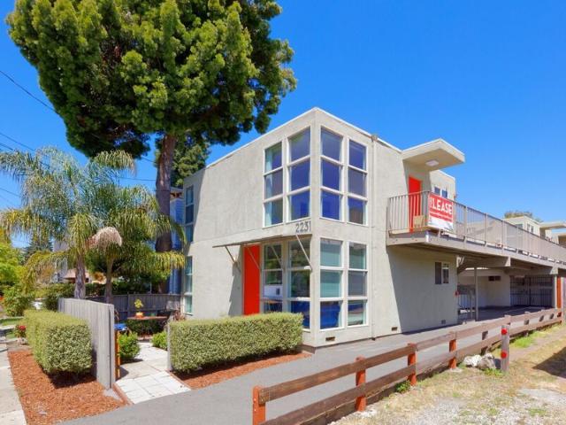 3 BR, 1 BA Apartment 2231 Ward St, Berkeley, CA 94705