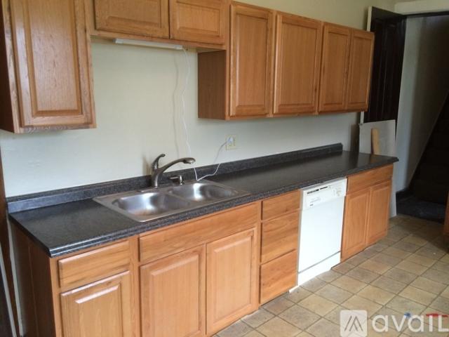 3 BR, 1 BA Apartment 227 James St Dayton Ohio 45410, Unit 227 James St Dayton, Ohio, Dayton, OH 45410