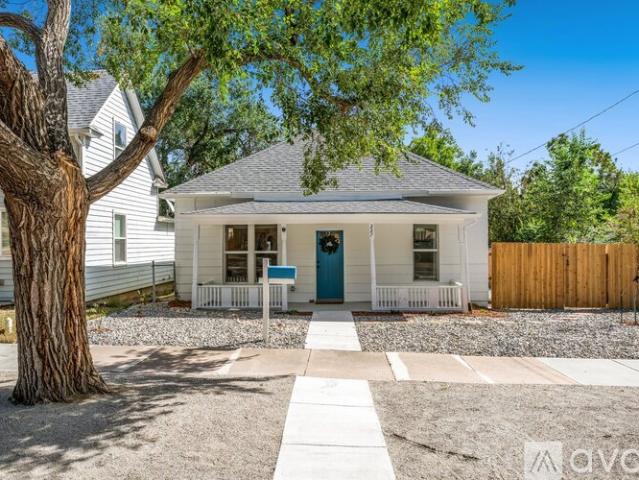 3 BR, 1 BA Apartment 227 N Walnut St, Colorado Springs, CO 80905