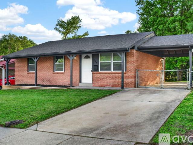 3 BR, 1 BA Apartment 2246 Bensonhurst Dr, Florissant, MO 63031