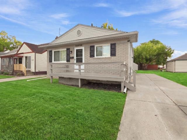 3 BR, 1 BA Apartment 22529 Tuscany Ave, Eastpointe, MI 48021