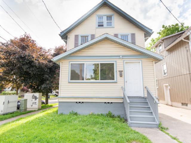 3 BR, 1 BA Apartment 2280 26th St SW, Akron, OH 44314