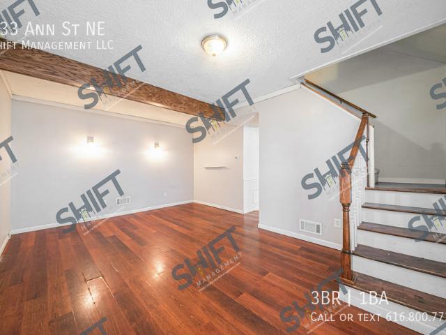 3 BR, 1 BA Apartment 233 Ann St NE, Grand Rapids, MI 49505