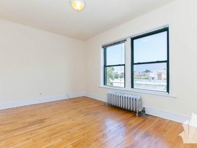 3 BR, 1 BA Apartment 2338 North Spaulding Avenue, Chicago, IL 60647