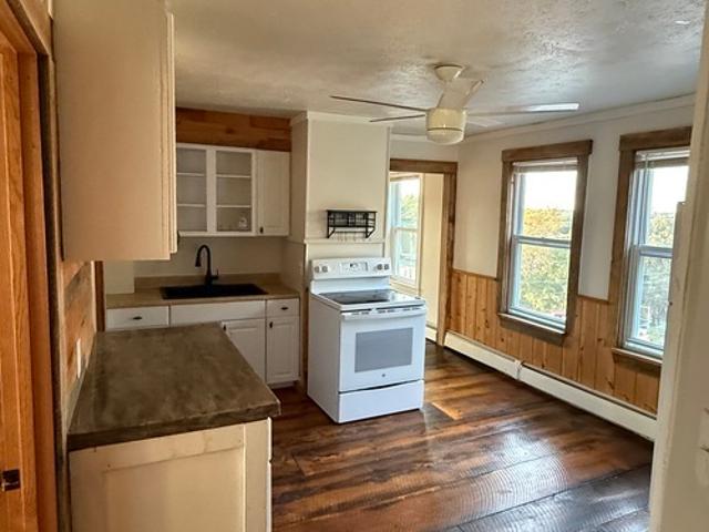 3 BR, 1 BA Apartment 23 Prospect Street, Unit 301, Biddeford, ME 04005