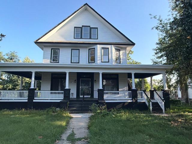 3 BR, 1 BA Apartment 3411 Duvall Ave, Baltimore, MD 21216