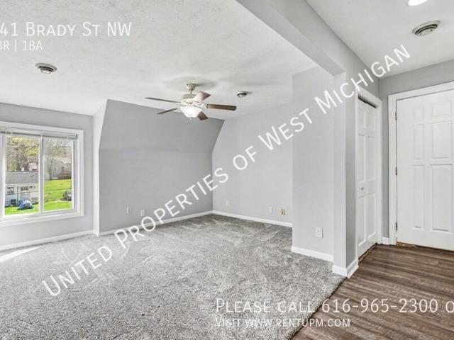 3 BR, 1 BA Apartment 341 Brady St NW, Comstock Park, MI 49321