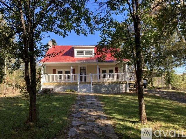 3 BR, 1 BA Apartment 3426 Frank Whisnant Rd, Morganton, NC 28655