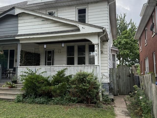 3 BR, 1 BA Apartment 349 Hall Ave, Windsor, ON N9A 2L5