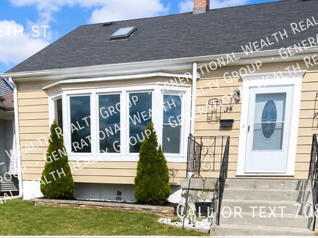 3 BR, 1 BA Apartment 34 Elizabeth st, calumet city, IL 60409