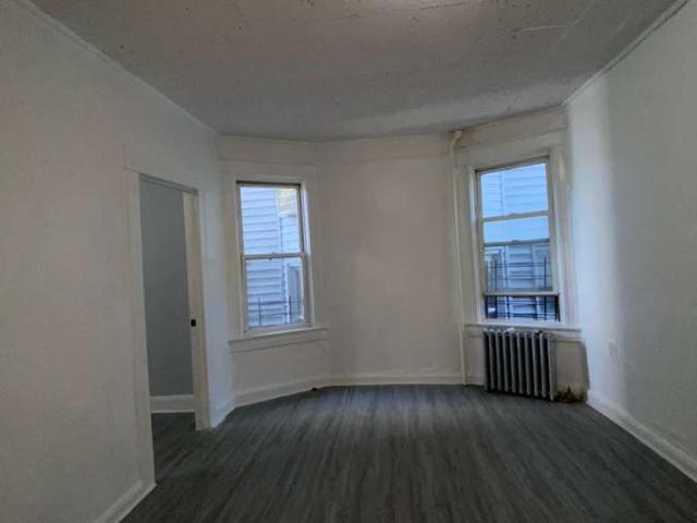3 BR, 1 BA Apartment 34 Van Cortlandt Park Ave, Yonkers, NY 10701