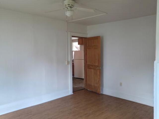3 BR, 1 BA Apartment 352 Milton Ave, Unit Lower, Janesville, WI 53545