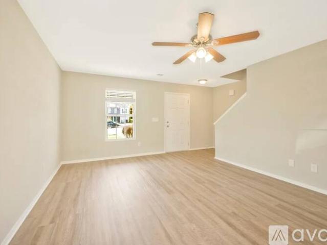 3 BR, 2 BA Apartment 5703 N 67th Dr, Glendale, AZ 85303