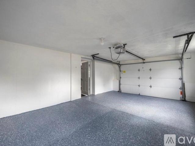 3 BR, 1 BA Apartment 35 Nelson Avenue, Unit 1st Floor apartment, Lowell, MA 01852