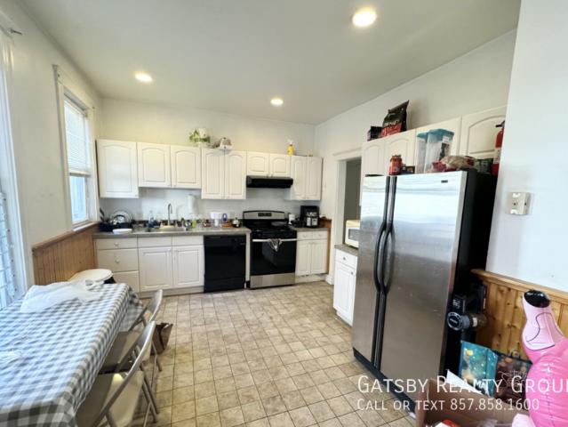 3 BR, 1 BA Apartment 35 Hillside St Boston, MA 02120