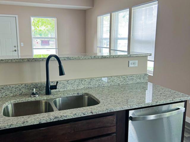 3 BR, 1 BA Apartment 3601 4th Avenue South, Unit 102, Minneapolis, MN 55409