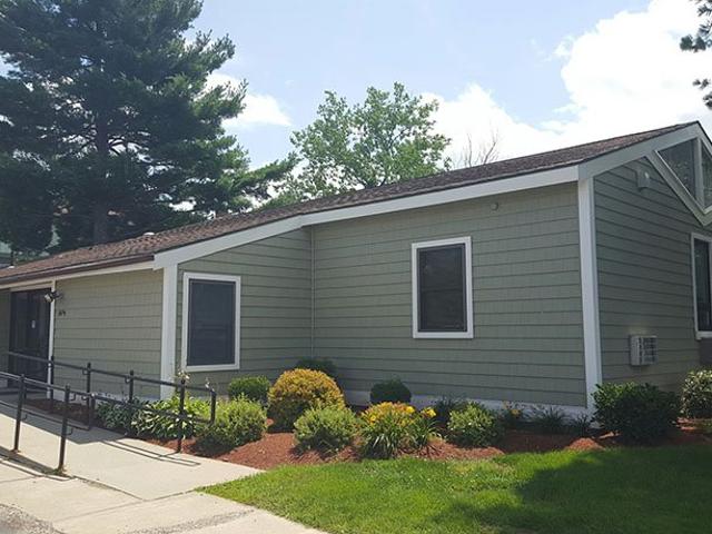 3 BR, 1 BA Apartment 360 1/2 Tokeneke Road, Holyoke, MA 01040