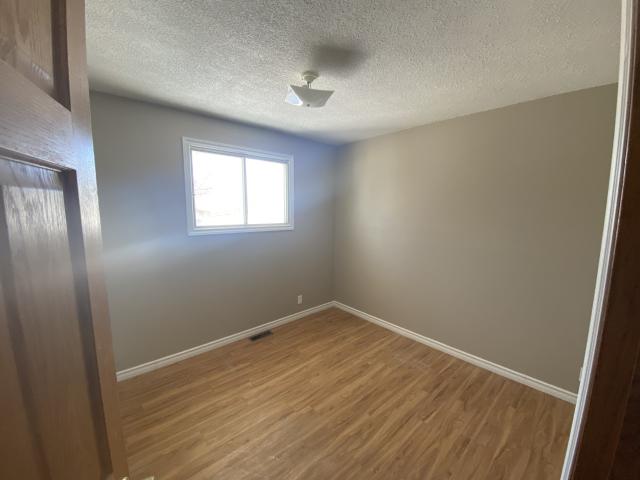 3 BR, 1 BA Apartment 360 Ontario St, Thunder bay, ON P7B2N8