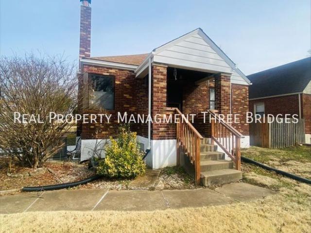 3 BR, 1 BA Apartment 3636 Eminence Blvd, St Louis, MO 63114