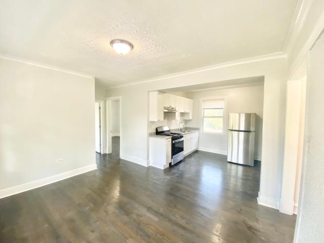 3 BR, 1 BA Apartment 3636 W Iowa St, Chicago, IL 60651