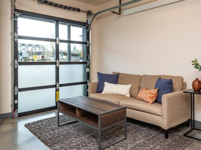 3 BR, 1 BA Apartment 3680 Southeast 29th Avenue Unit 2208, Portland, OR 97202