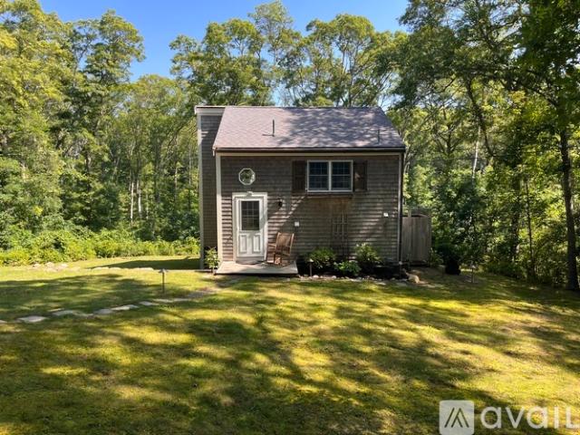 3 BR, 1 BA Apartment 36 Circuit Avenue, Tisbury, MA 02568